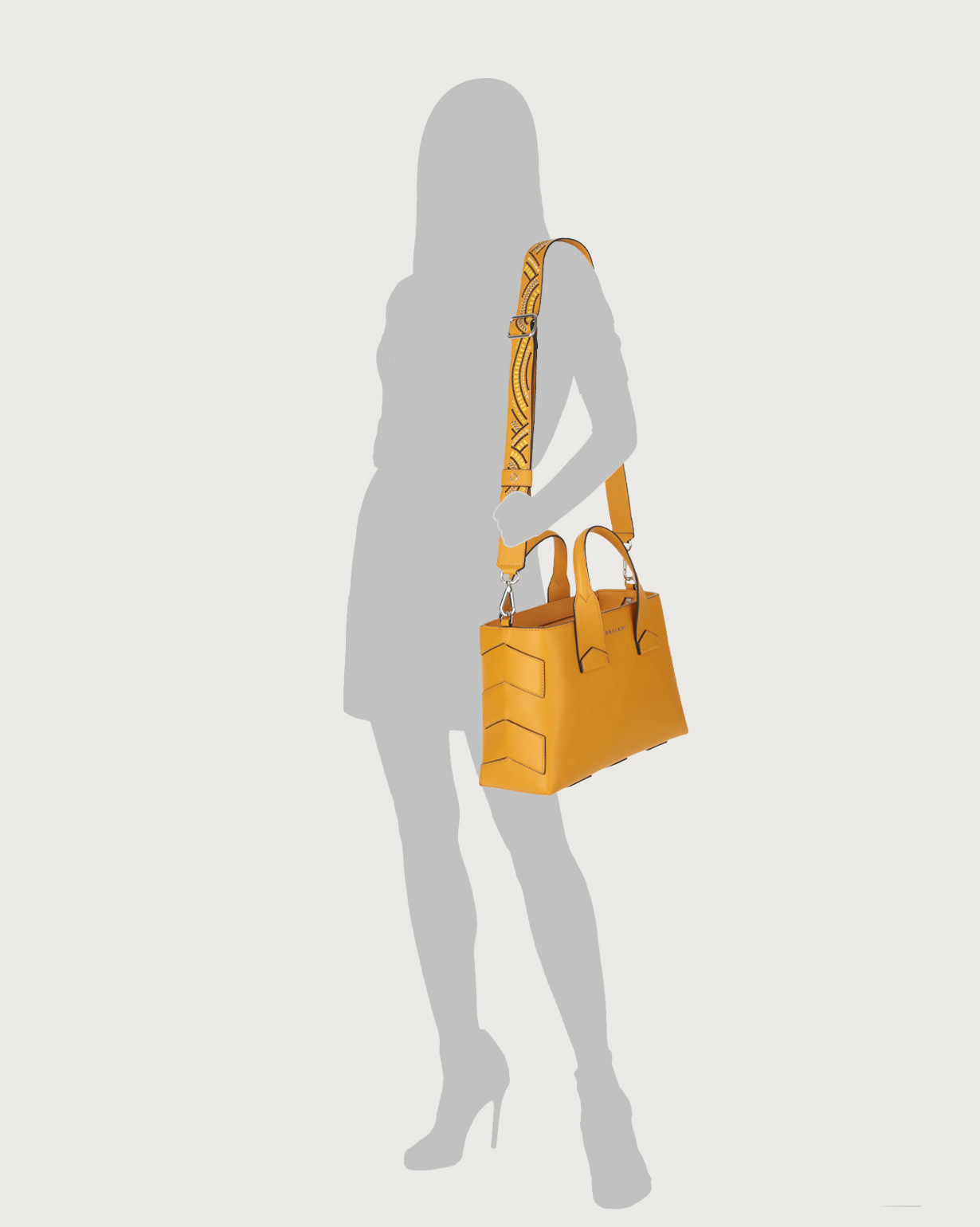 ORCIANI Nilla Madlen leather hand bag with strap. , color Mustard