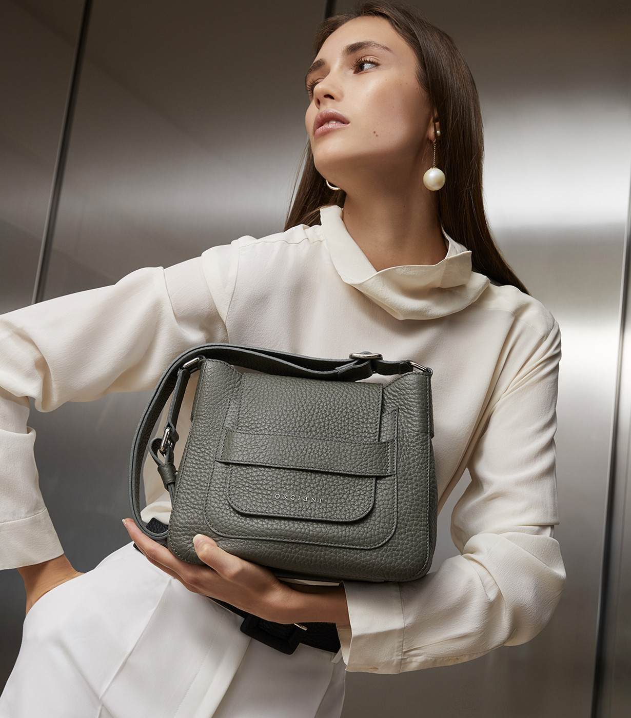 ORCIANI Dama Soft Midi leather bag with shoulder strap, color Green
